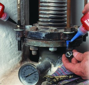 10ml Bottle Loctite® Oil Resistant Medium 243 Threadlocker | Fastenal